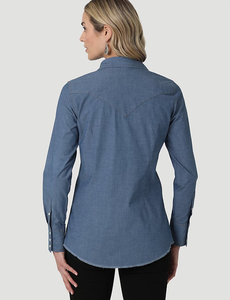 WRANGLER WOMENS LONG SLEEVE WESTERN SNAP WITH FRONT AND BACK YOKES SOLID TOP IN CHAMBRAY STYLE ...
